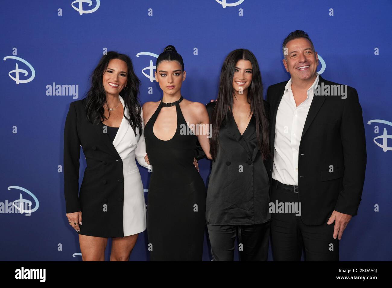 NEW YORK, NEW YORK - MAY 17: Heidi D`Amelio, Dixie D`Amelio, Charli D`Amelio, Marc D`Amelio ...